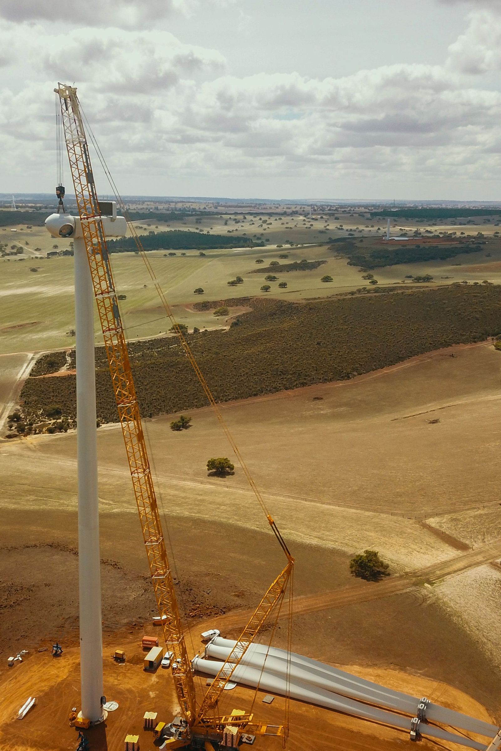 Alinta plans more wind to partner WA solar boom