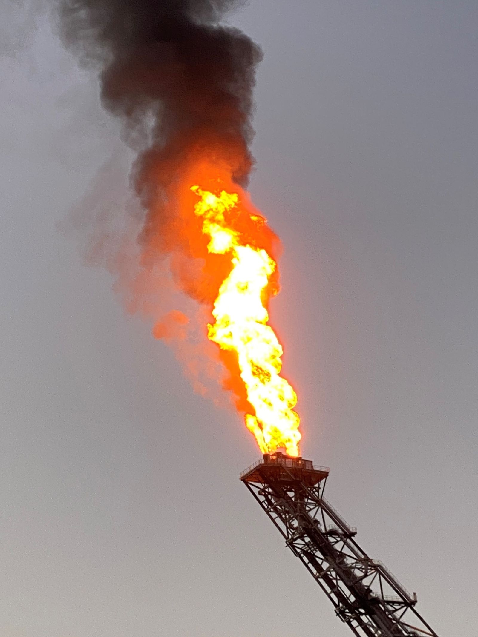 Eye in the sky spies Shell's Prelude floating flare machine