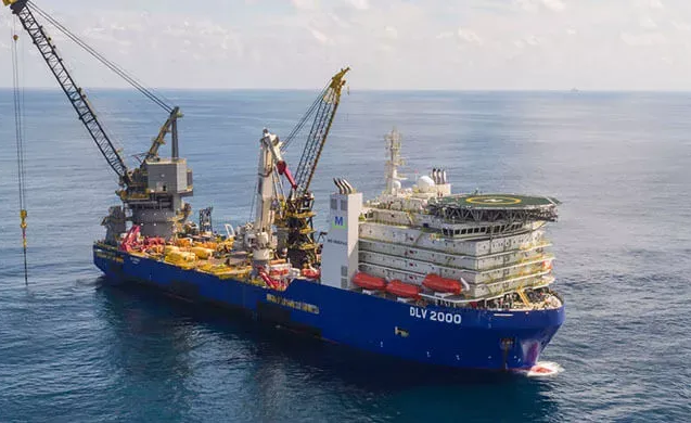 Vessel problems delay oil field cleanup near Ningaloo Reef